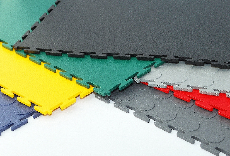 PVC vloertegels: ideaal voor uw garage en of werkplaats.