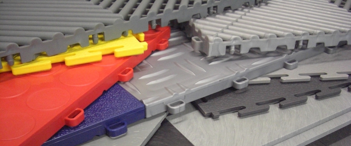 PVC vloertegels: ideaal voor uw garage en of werkplaats.